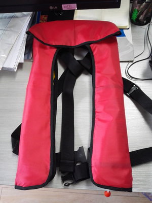 China Solas life saving devices inflatable life vest supplier